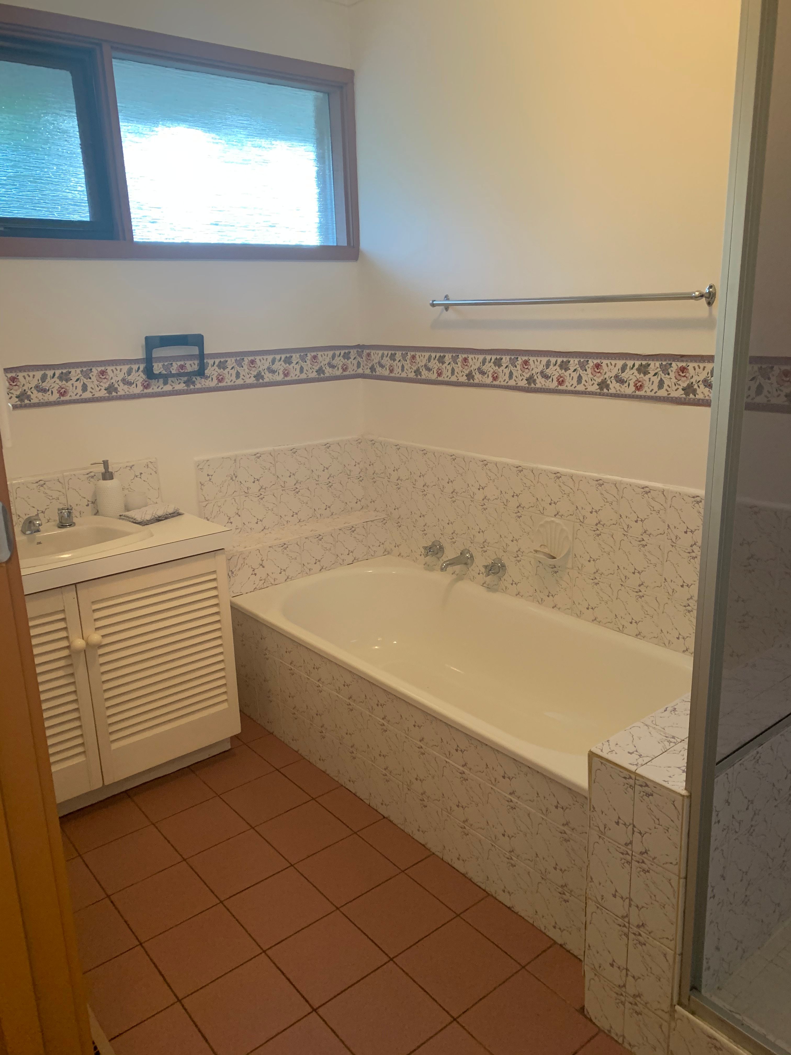 80s bathroom refresh using paint | Bunnings Workshop community