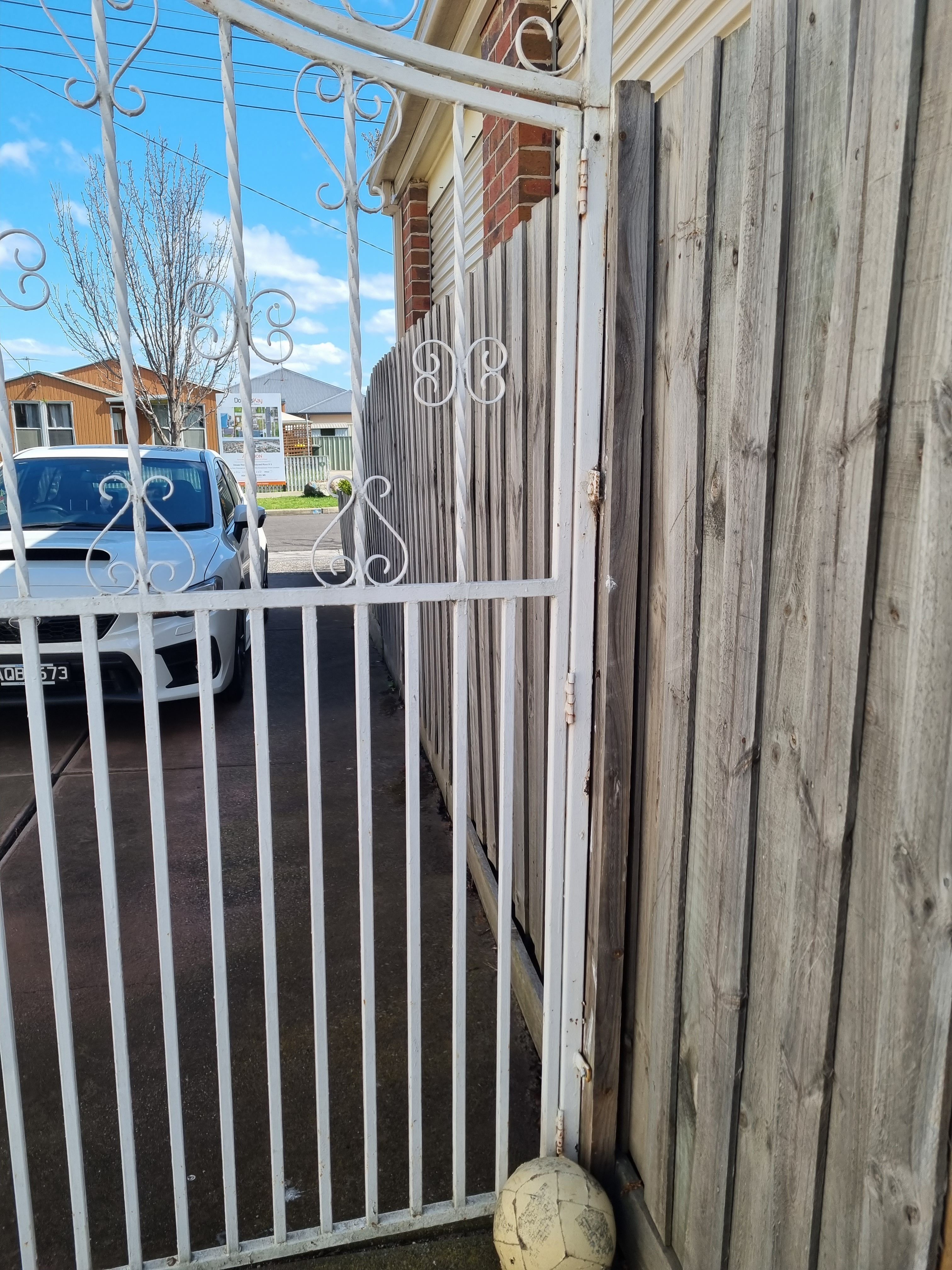 How to repair metal driveway gate? | Bunnings Workshop community