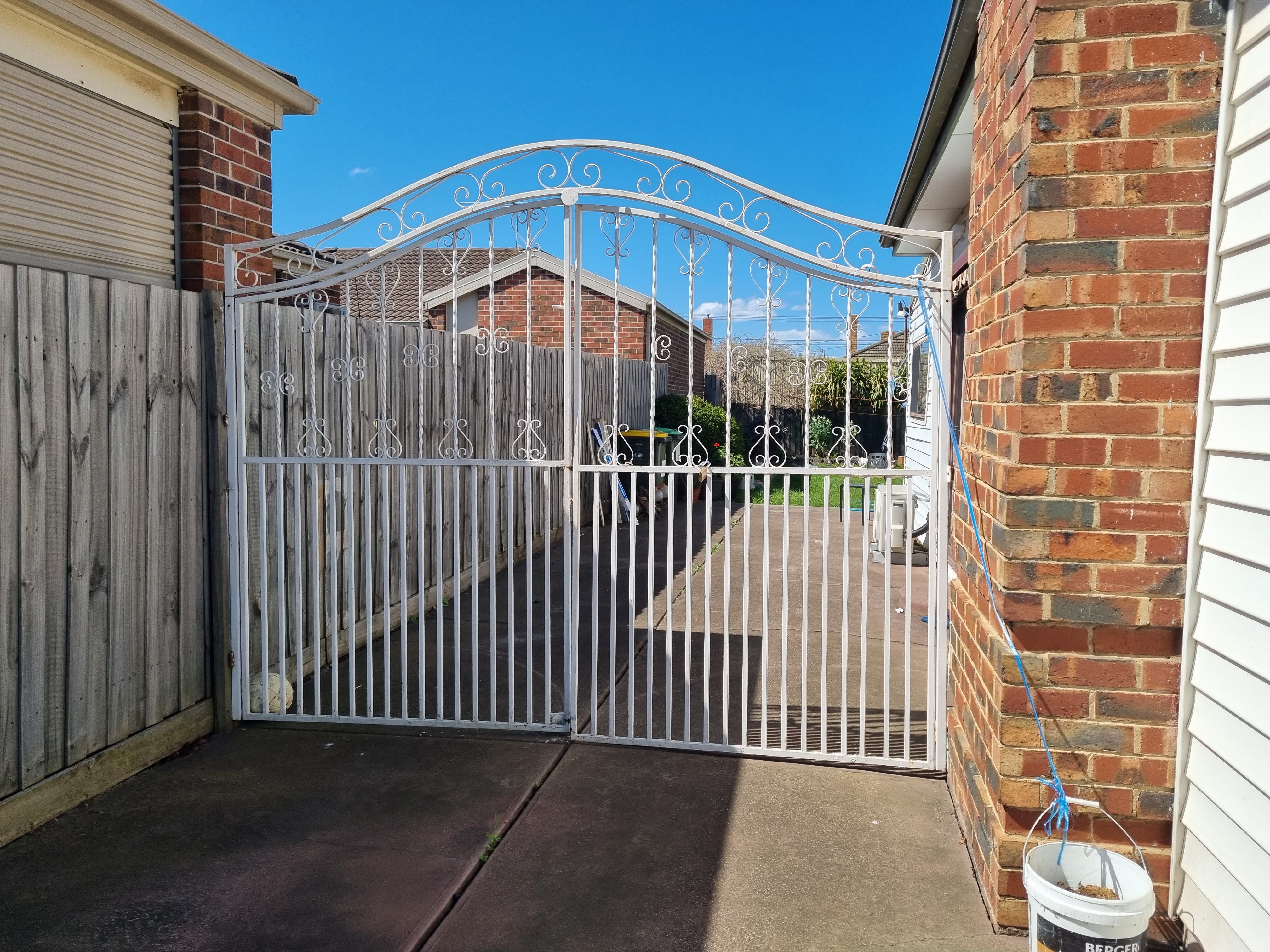 How to repair metal driveway gate? | Bunnings Workshop community