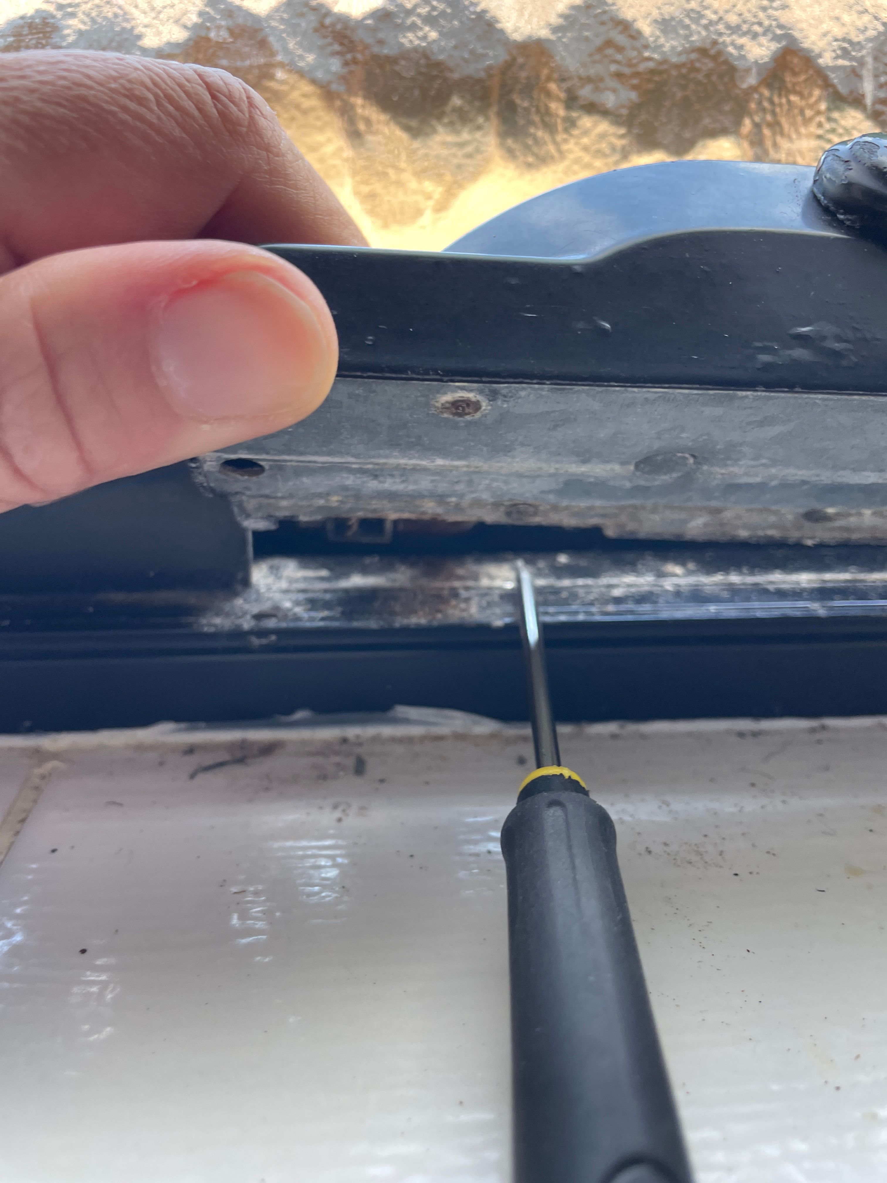 How to repair window winding mechanism? | Bunnings Workshop community