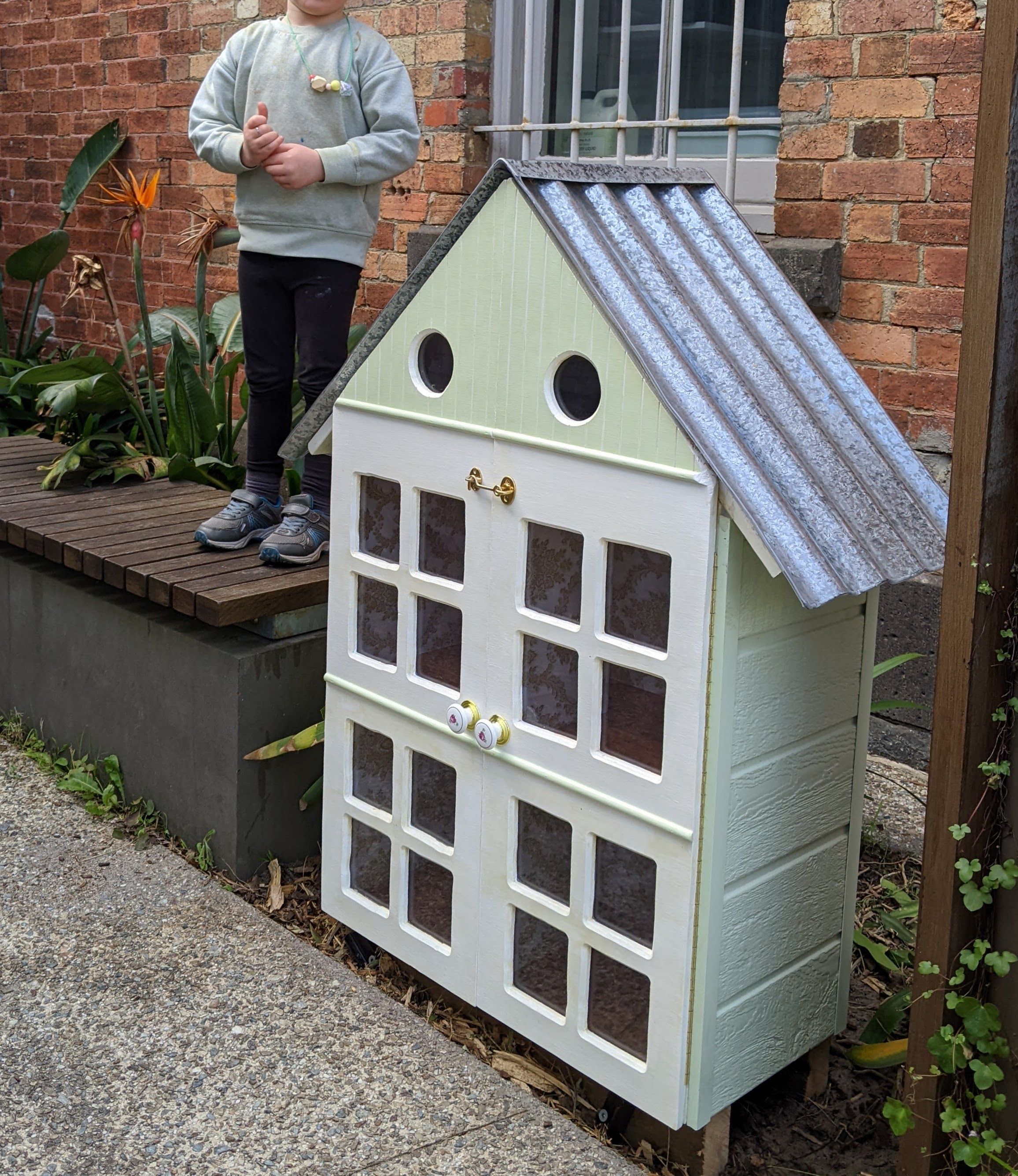 Children's book library upcycled from do... | Bunnings Workshop community