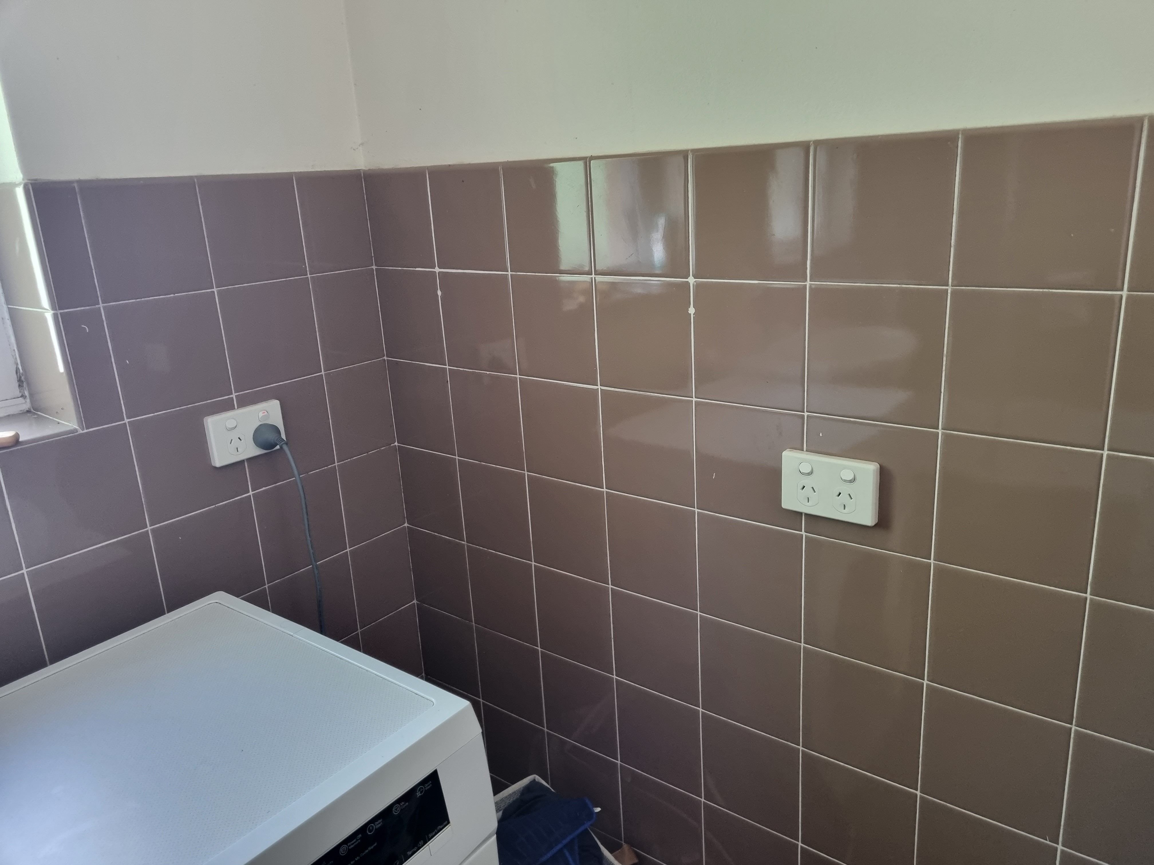 How to refresh bathroom tiles? | Bunnings Workshop community