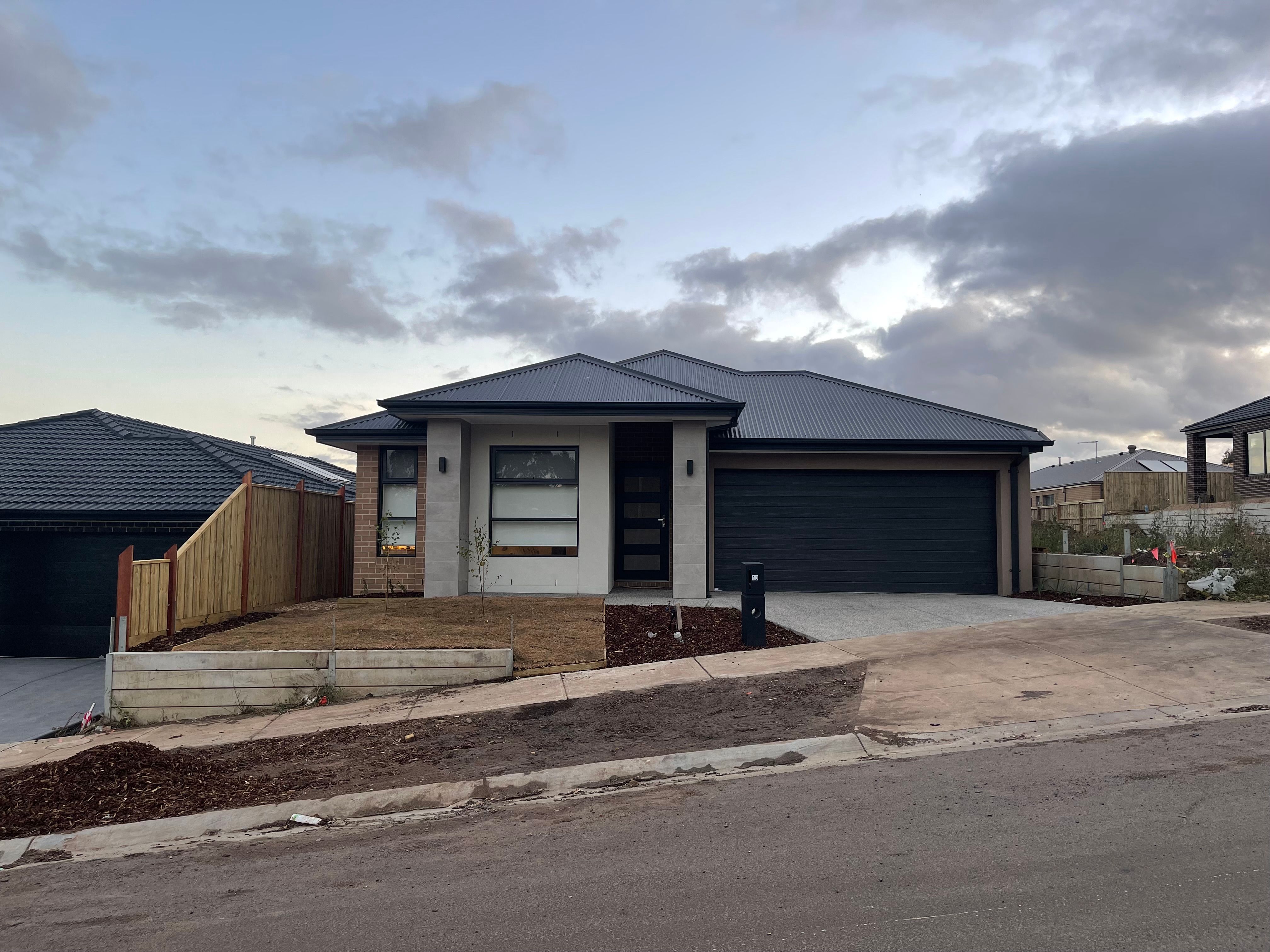 How to cover a concrete retaining wall? | Bunnings Workshop community