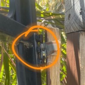 How to fix broken gate hinge? | Bunnings Workshop community