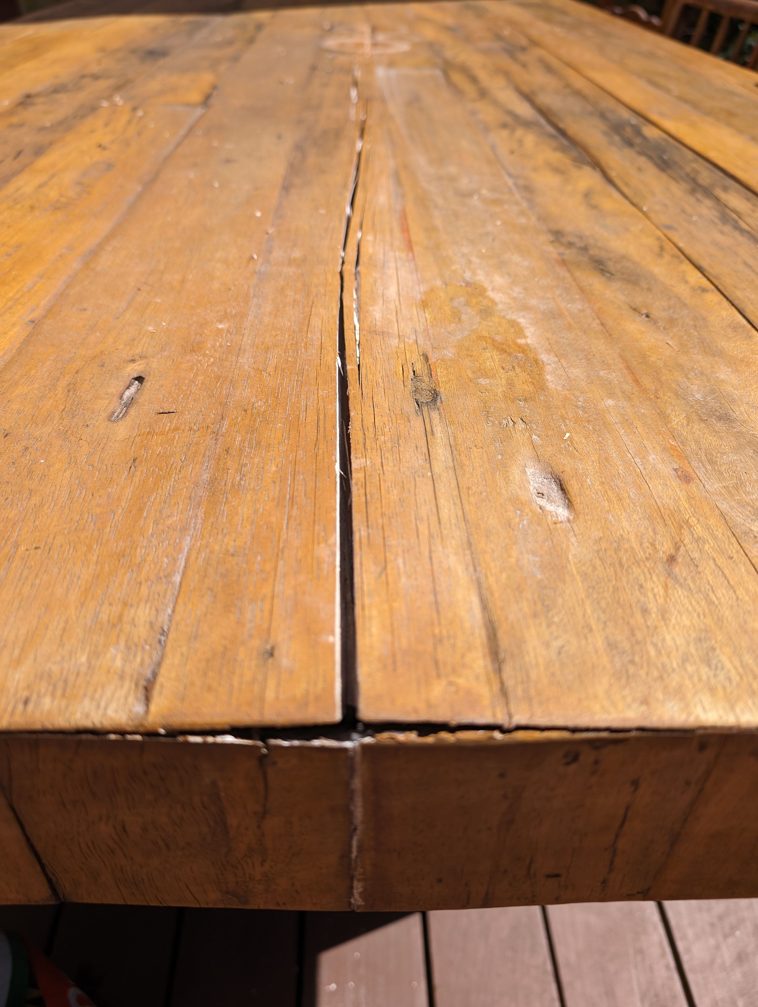 How can I restore this outdoor table? | Bunnings Workshop community