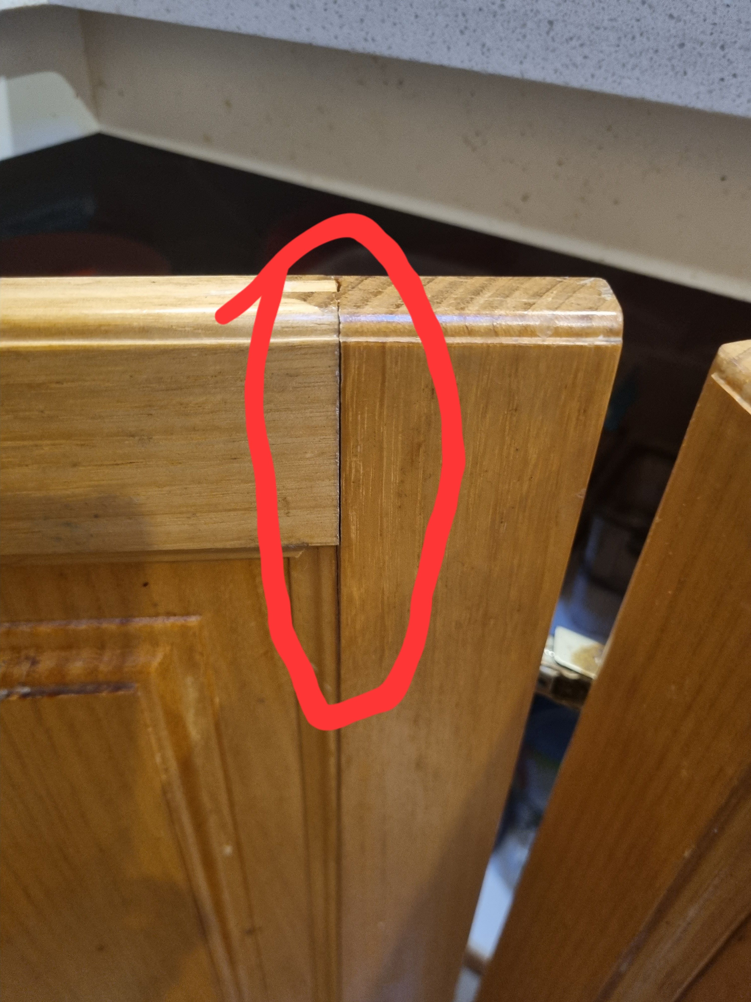 How to fix cracked wooden kitchen cabine... | Bunnings Workshop community