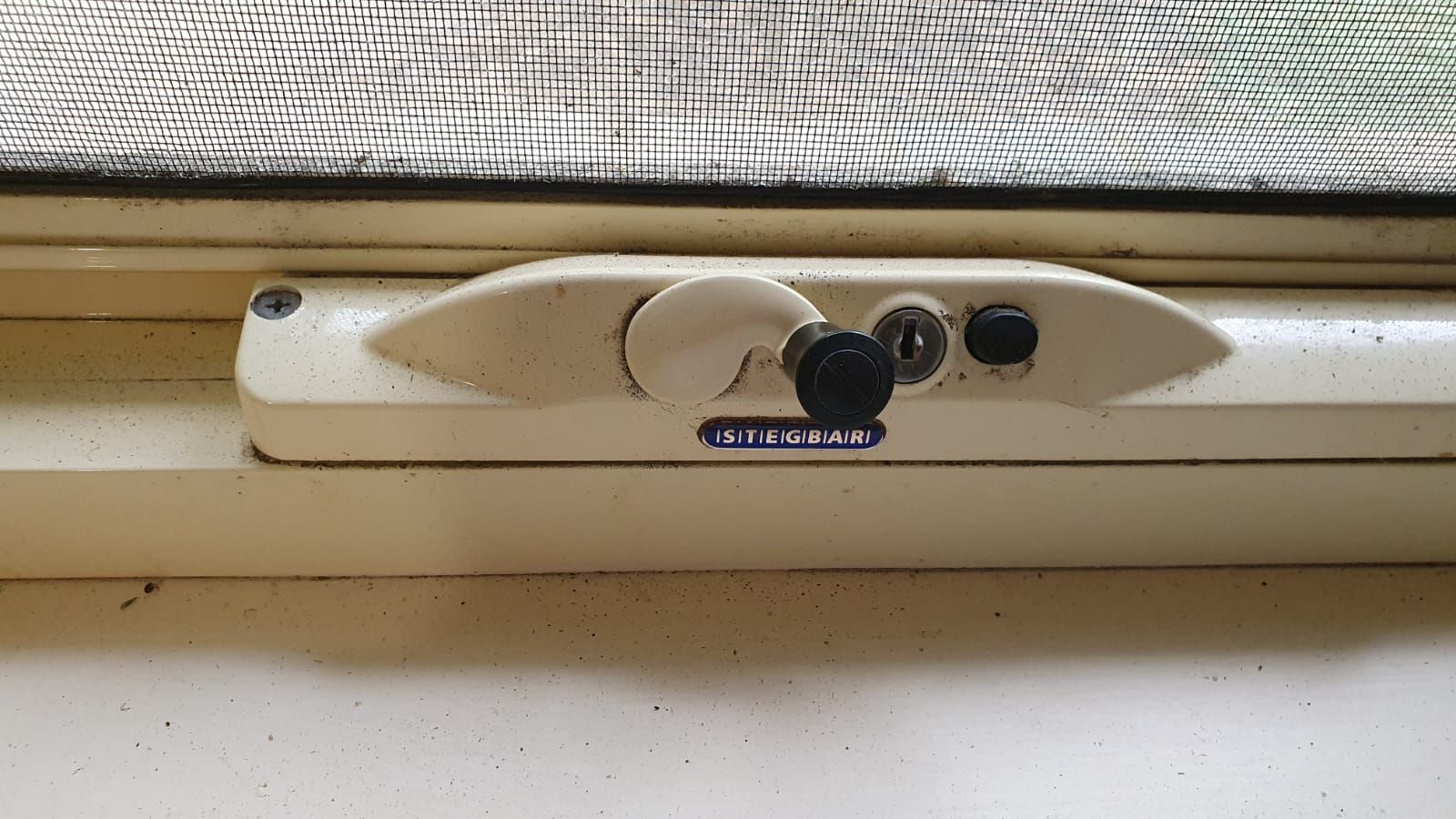 How to fix stiff Lockwood window winders... | Bunnings Workshop community