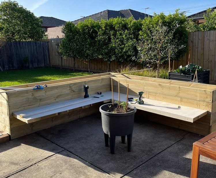 Outdoor seating with planter and storage | Bunnings Workshop community
