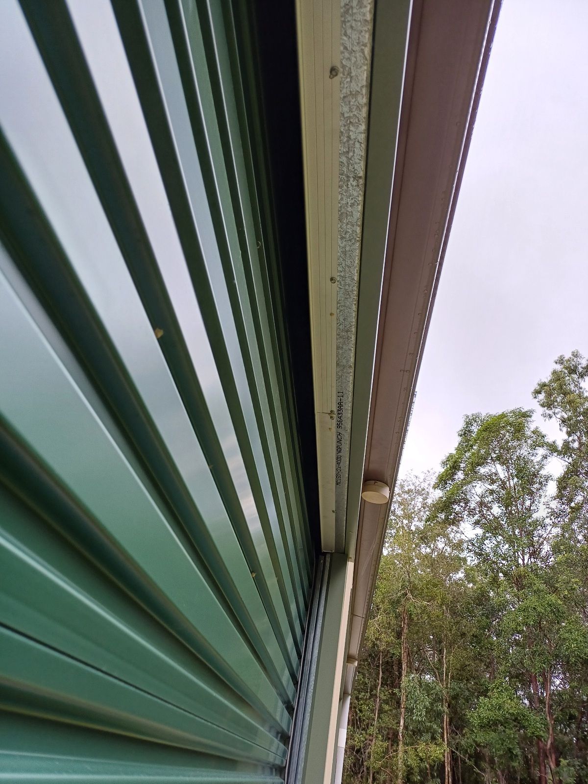 How to attach ember guard to 4m roller d... | Bunnings Workshop community