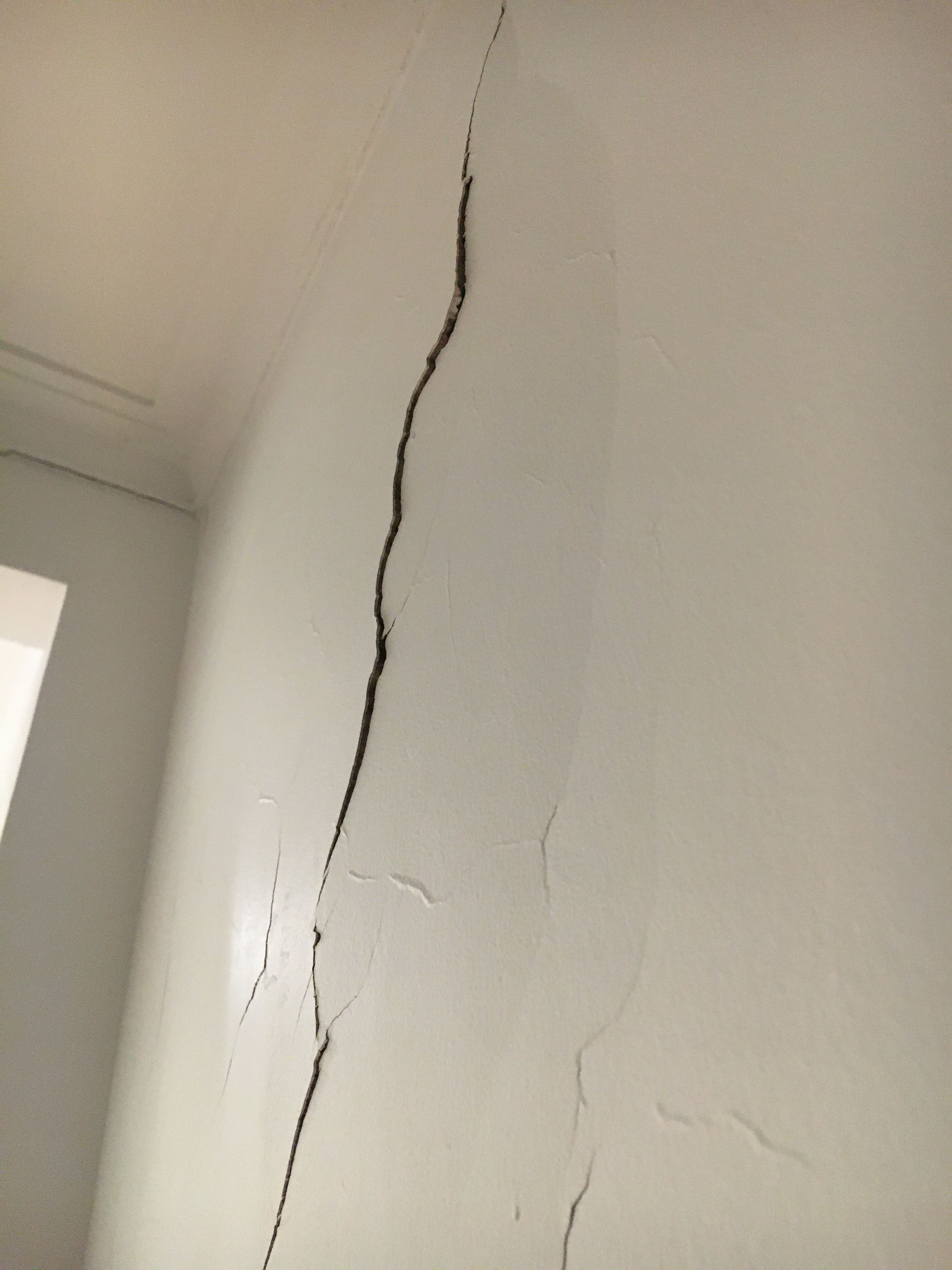 How to fix large bulging crack on intern... | Bunnings Workshop community