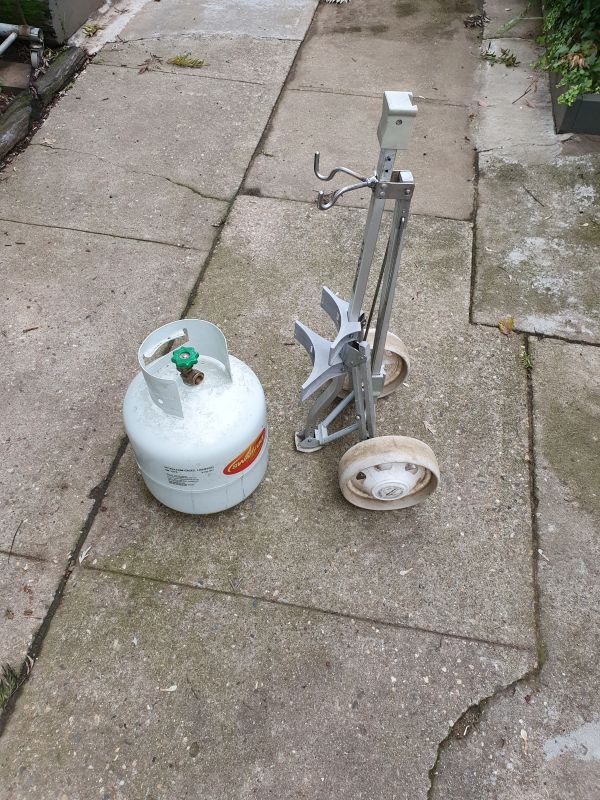 Building a gas bottle trolley from a gol... | Bunnings Workshop community
