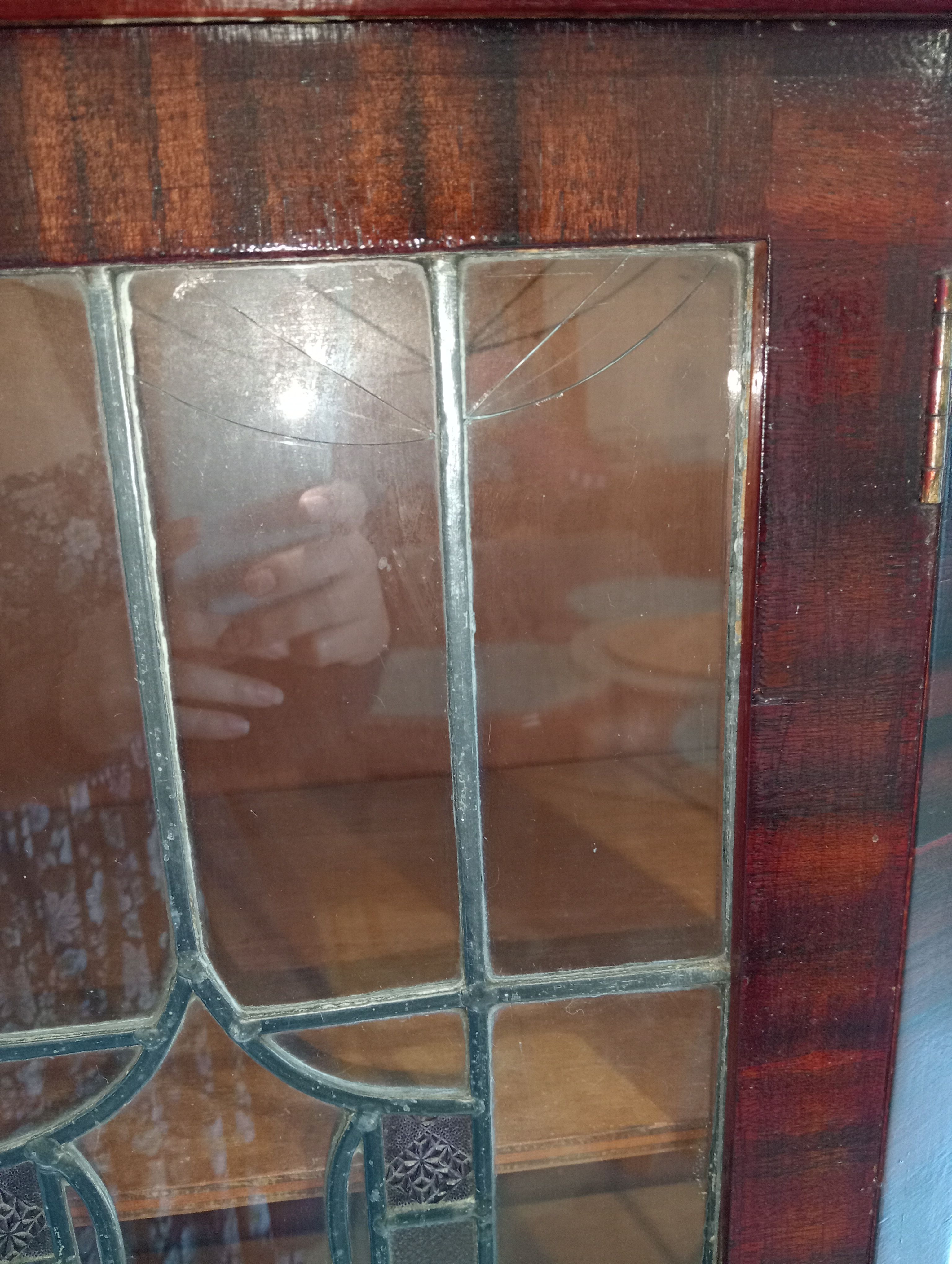 How to repair cracked glass in leadlight... | Bunnings Workshop community