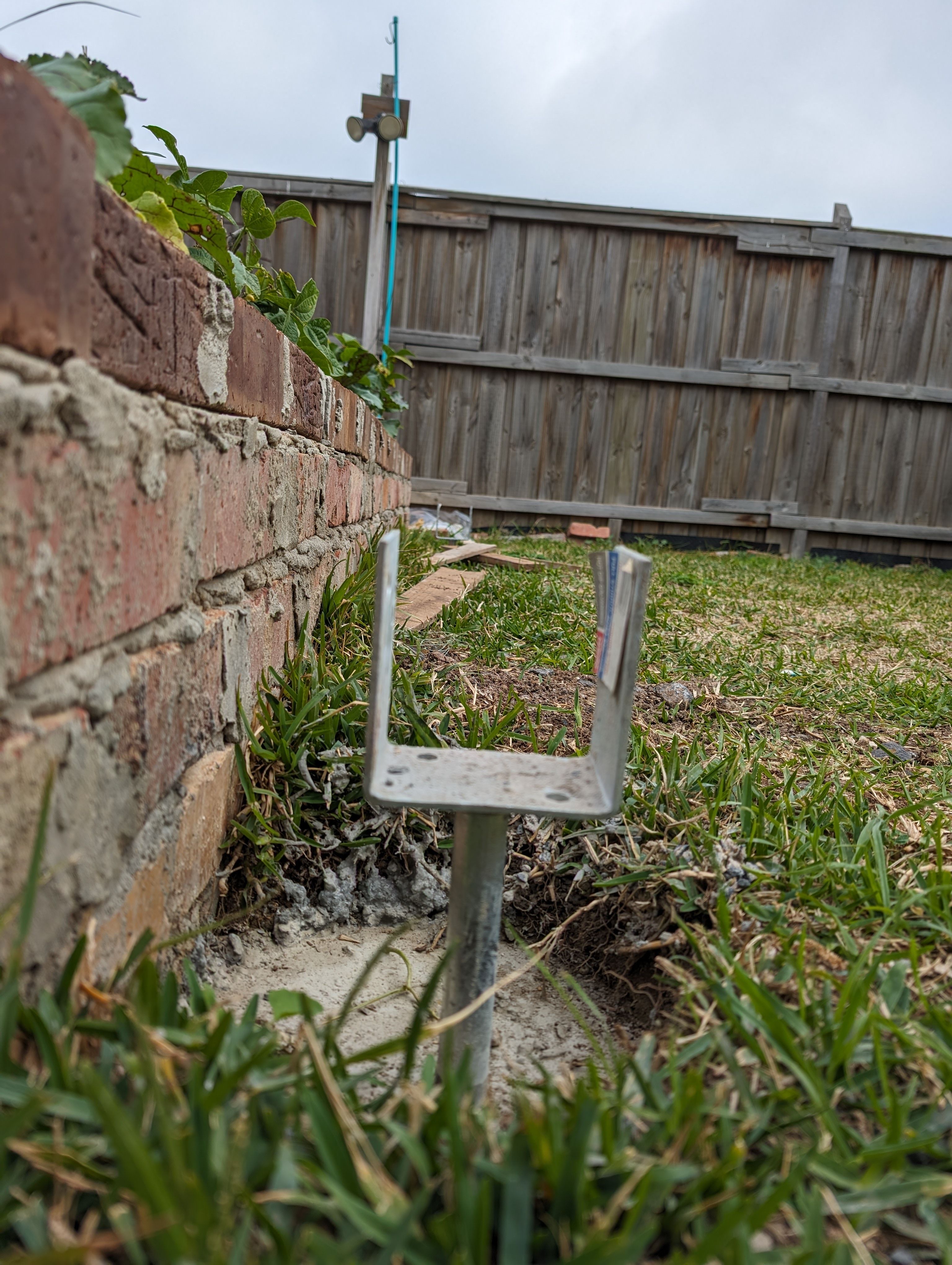 How to connect pryda stirrups to 100mm p... | Bunnings Workshop community