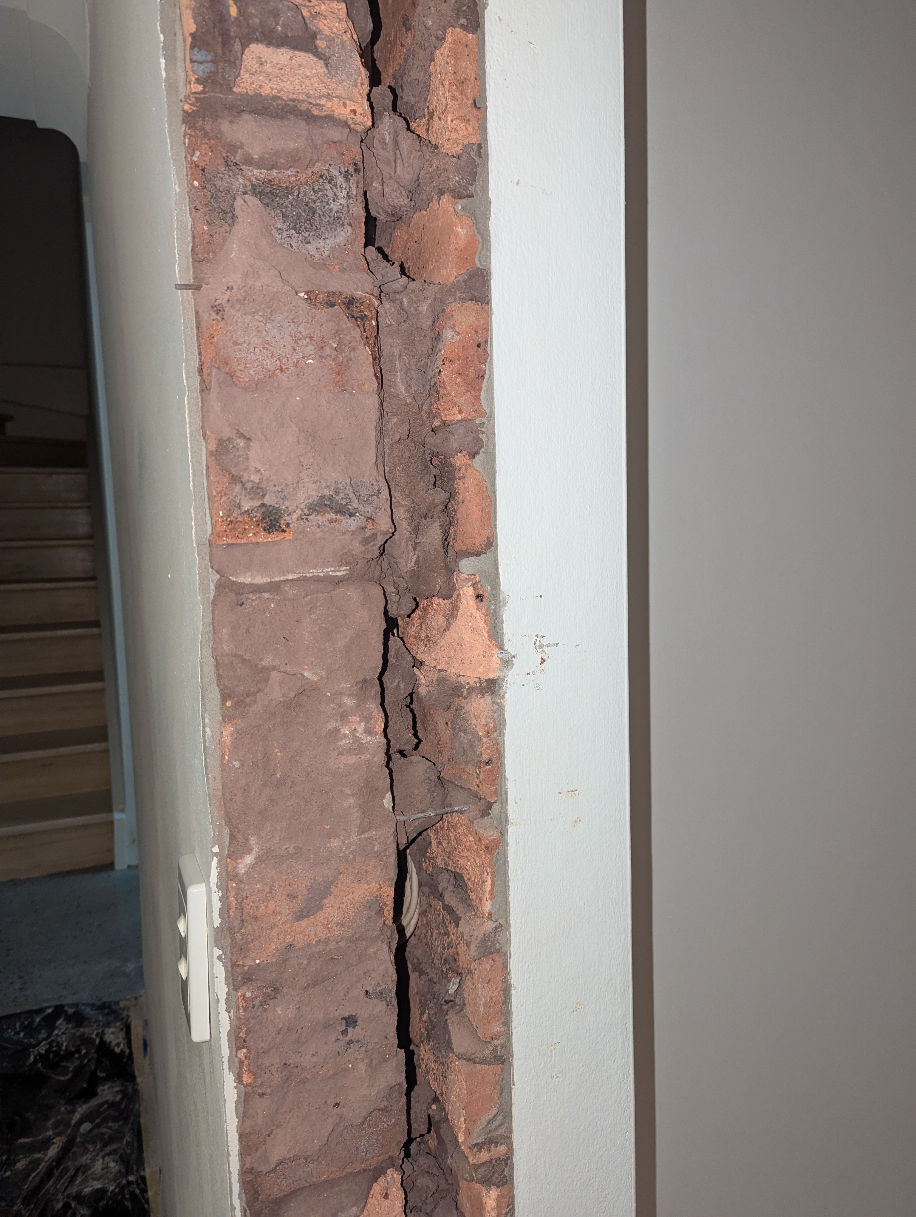 How to fill the brick cavity gap for ren... | Bunnings Workshop community