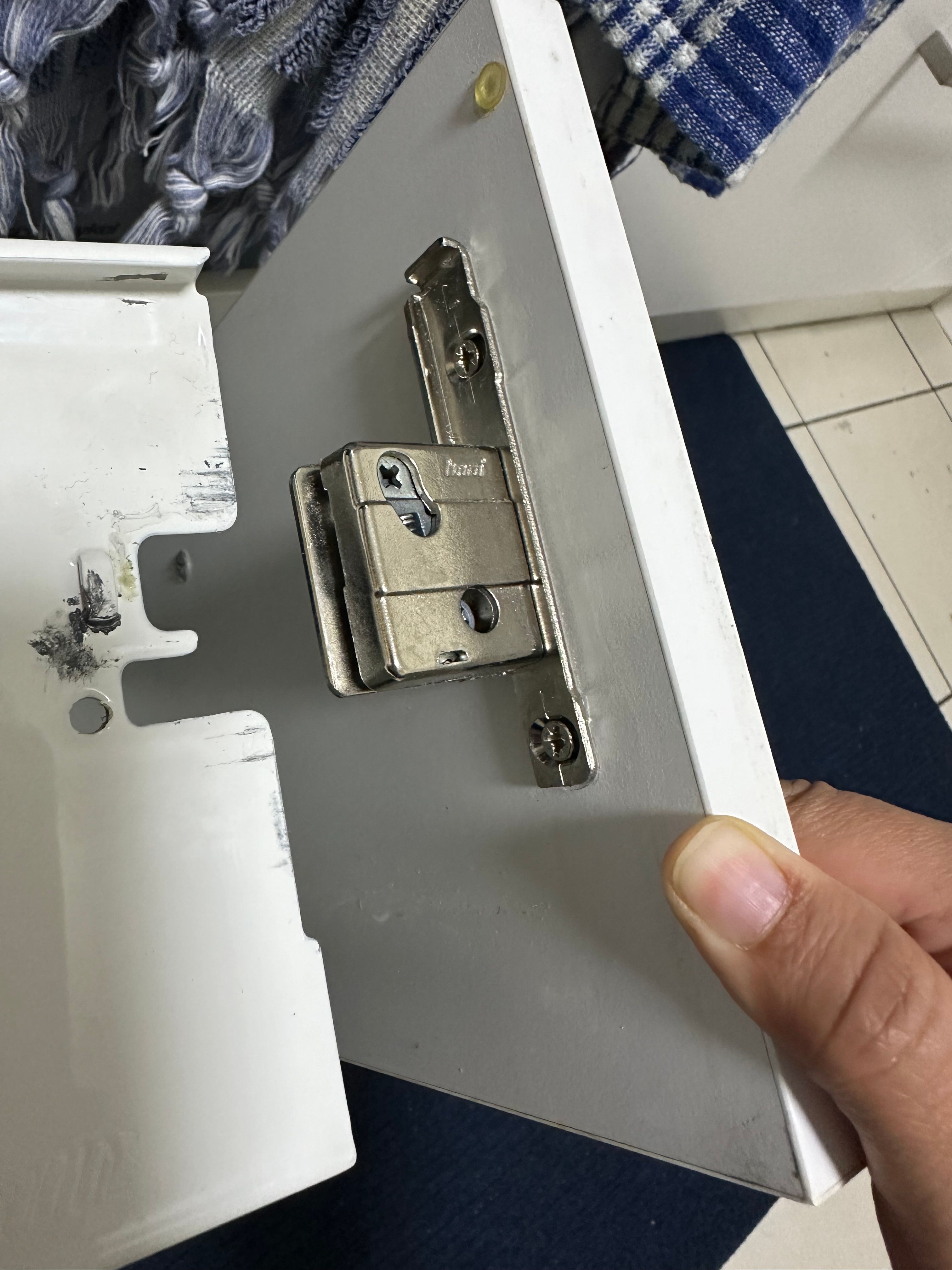 How to fix the drawer bracket? | Bunnings Workshop community